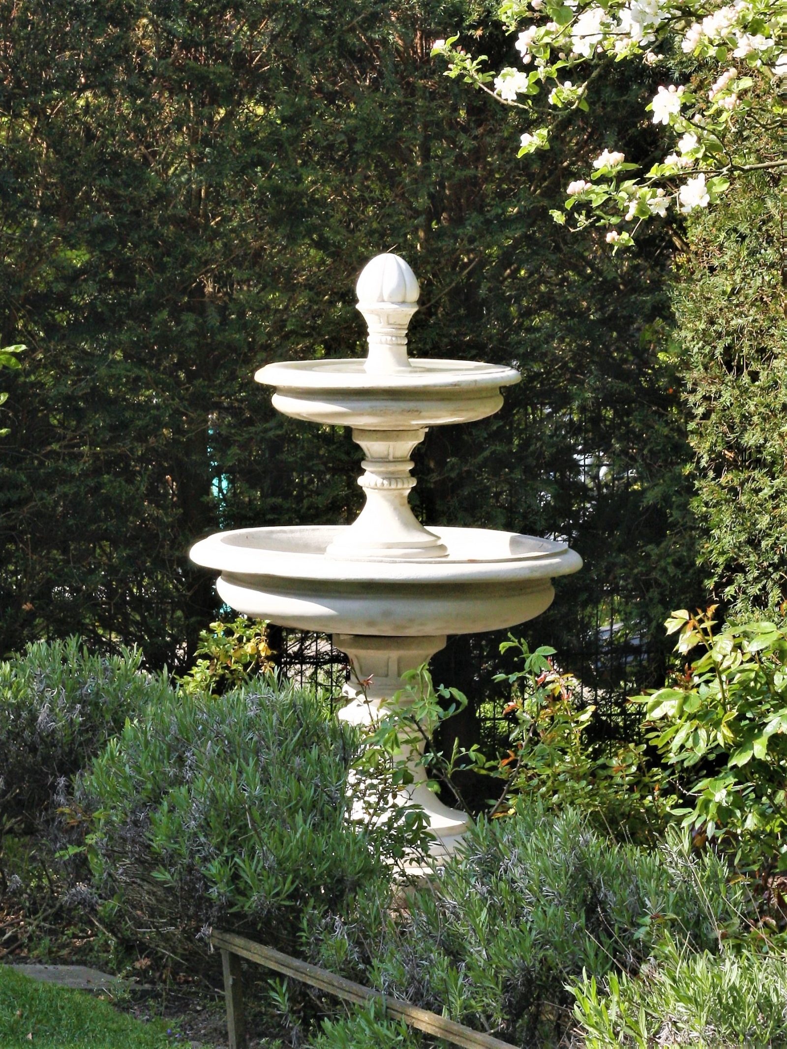 Springbrunnen Barcelona 160cm | Trösters Brunnenwelt